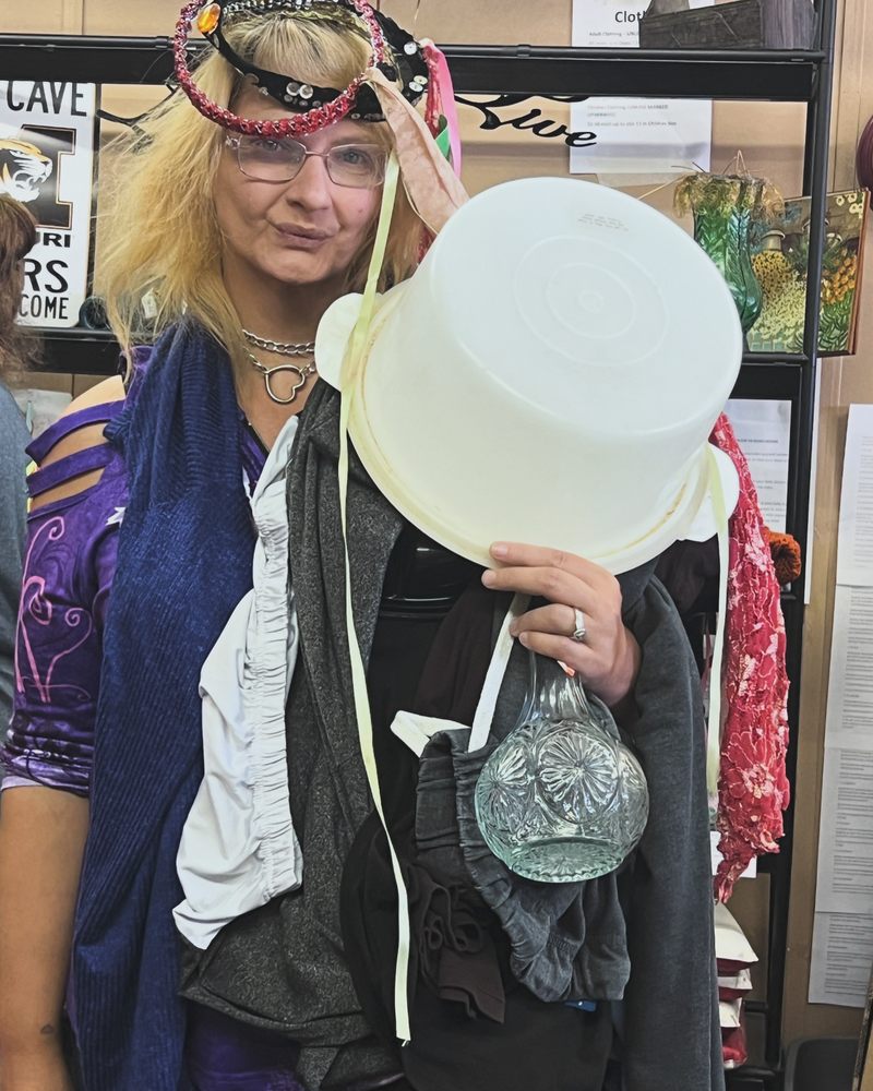 JUNK AND DISORDERLY THRIFT STORE - Updated August 2025 - 46 Photos ...