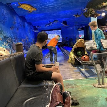 FISHBOWL AT THE PYRAMID - Updated October 2025 - 10 Photos - 1 Bass Pro ...