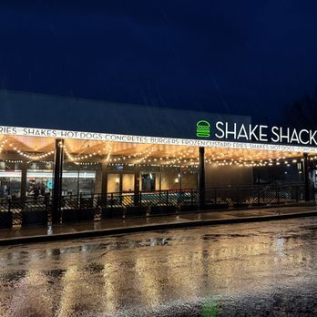 SHAKE SHACK KENTLANDS - Updated September 2025 - 88 Photos & 56 Reviews ...