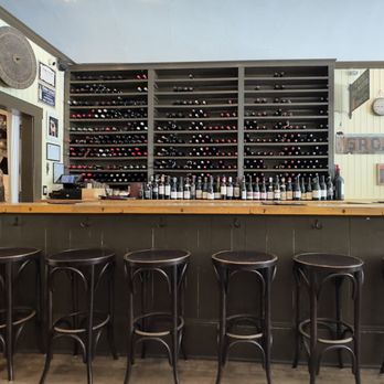 BIN 152 - Updated June 2025 - 165 Photos & 229 Reviews - 152 King St ...