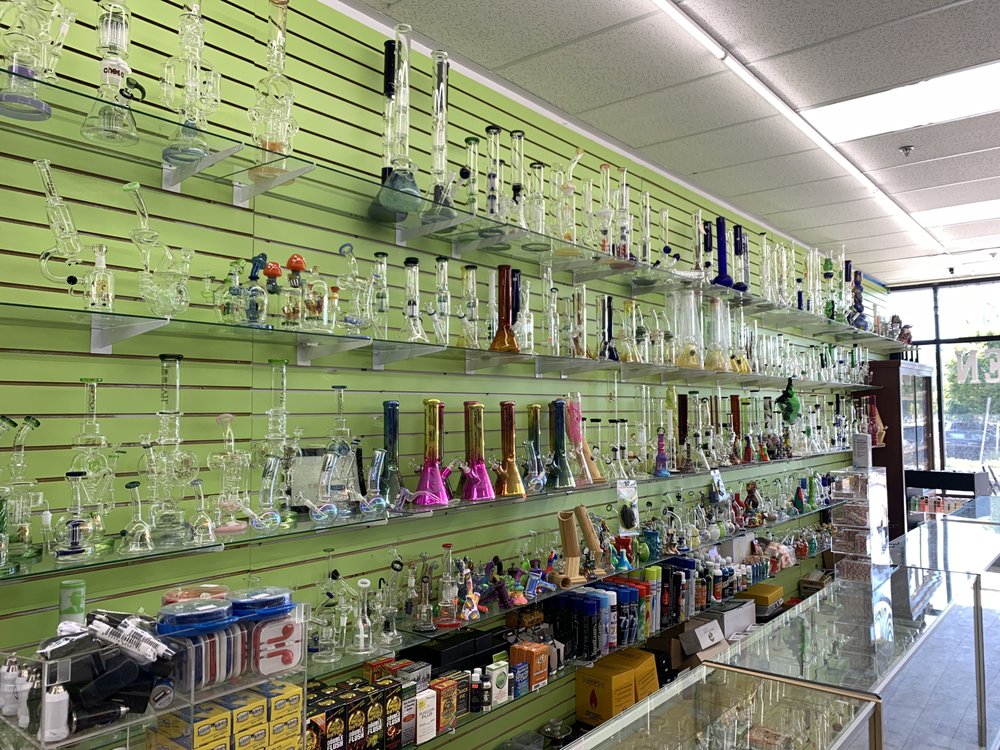 HAPPY DAZE SMOKE & VAPE - Updated June 2025 - 24 Photos - 7435 S Easter ...