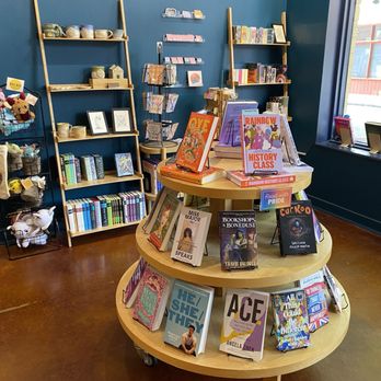 BLACKBIRD BOOKS & COFFEE - Updated July 2025 - 27 Photos & 14 Reviews ...