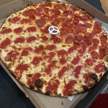 ROUND PIE PIZZA COMPANY - Updated June 2025 - 55 Photos & 70 Reviews ...