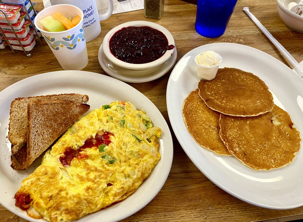 THE ROYAL CAFE - Updated October 2025 - 72 Photos & 130 Reviews - 75 E ...