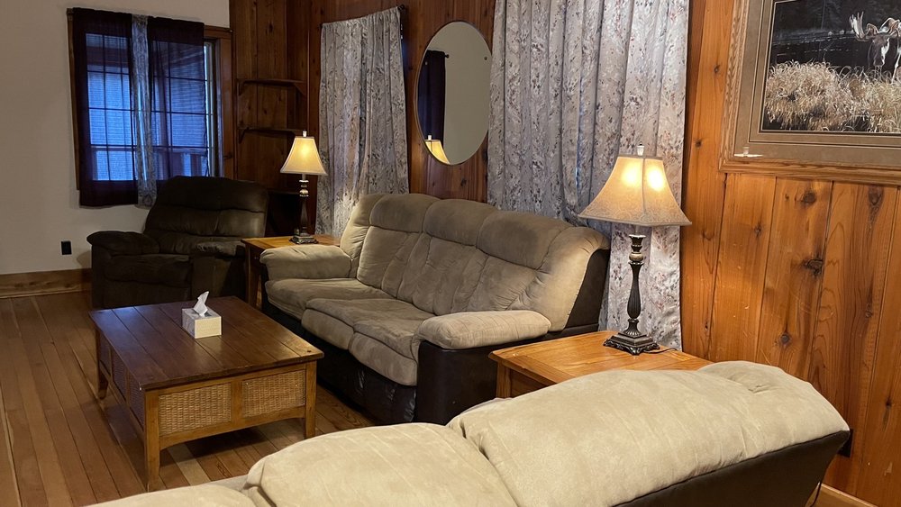 DANCING BEARS INN - 34 Photos & 37 Reviews - 40 Montana Ave, East ...