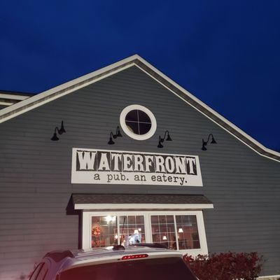 THE WATERFRONT PUB AND GRILL - Updated November 2025 - 67 Photos & 228 ...