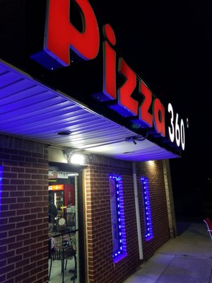 PIZZA 360 - Updated December 2025 - 18 Photos & 31 Reviews - 5215 E Hwy ...
