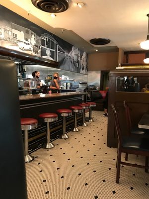 DALTS AMERICAN GRILL - Updated July 2024 - 112 Photos & 197 Reviews ...