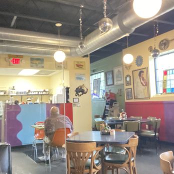 STARLINER DINER - Updated October 2025 - 624 Photos & 799 Reviews ...