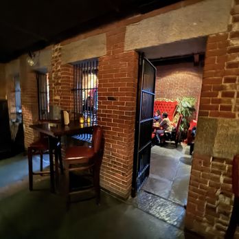 ALIBI - Updated June 2025 - 195 Photos & 445 Reviews - 215 Charles St ...