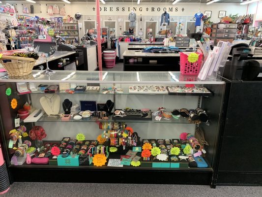 UPTOWN RESALE & CONSIGNMENTS - Updated December 2025 - 31 Reviews - 707 ...