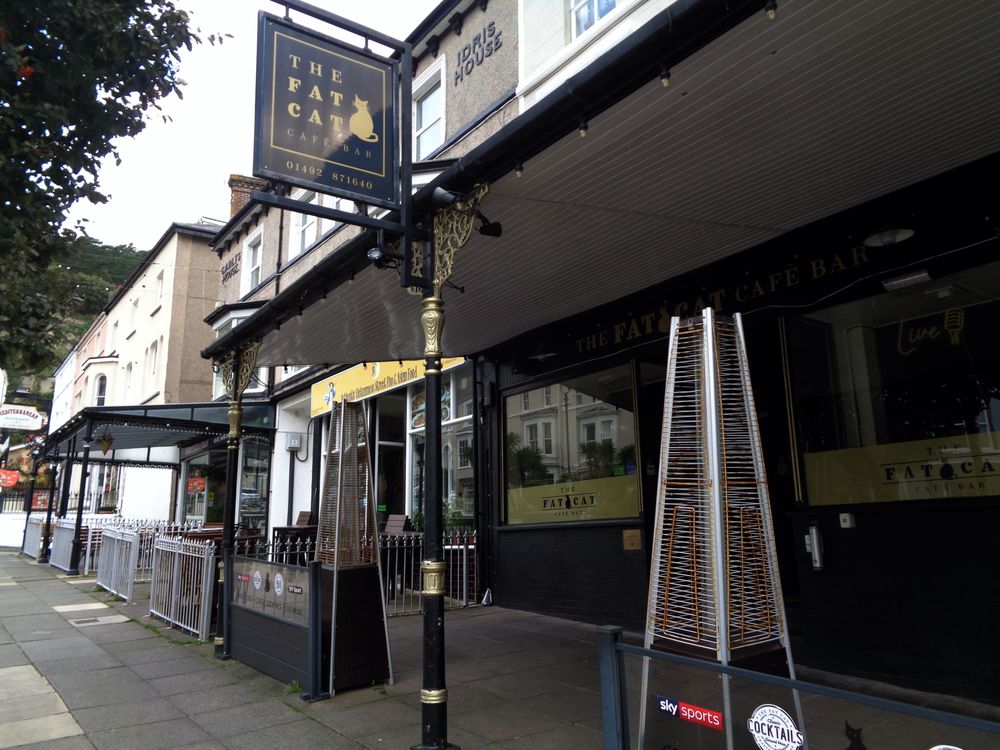 THE FAT CAT CAFÉ BAR - 149 Mostyn St, Llandudno, United Kingdom ...