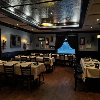 VAI’S ITALIAN INSPIRED- KITCHEN + BAR - Updated March 2025 - 941 Photos ...