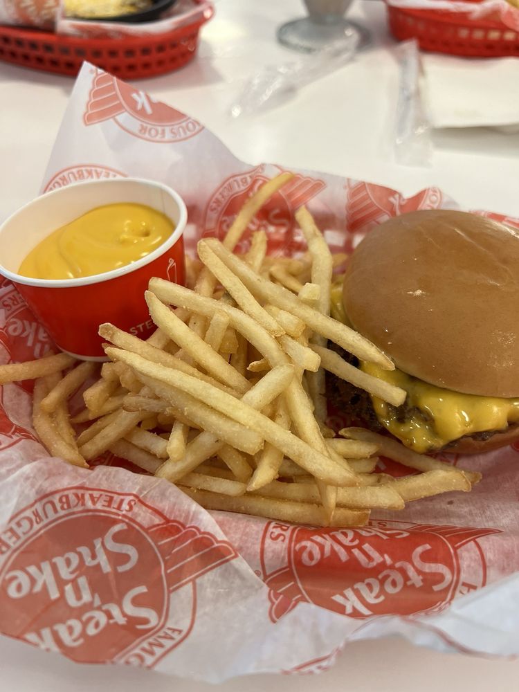 STEAK ’N SHAKE - Updated November 2025 - 31 Photos & 97 Reviews - 831 ...