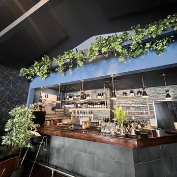 MALAMA PONO RESTAURANT - 1174 Photos & 639 Reviews - 13355 Ventura Blvd ...