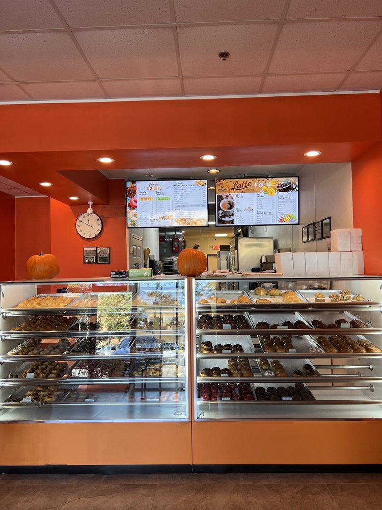 DANNY’S DONUTS - Updated April 2025 - 27 Photos & 21 Reviews - 2033 ...