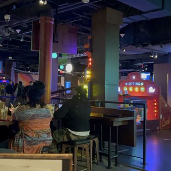 PUTTSHACK - PHILADELPHIA - Updated December 2025 - 193 Photos & 144 ...