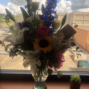 THE FLOWER BOX - Updated January 2026 - 22 Photos & 21 Reviews - 410 S ...