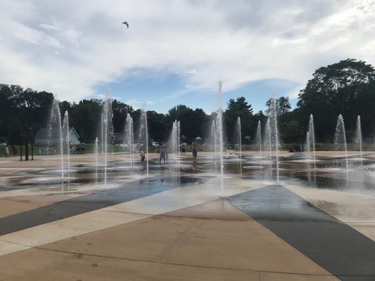 WHIRLPOOL COMPASS FOUNTAIN - Updated August 2024 - 18 Photos & 11 ...