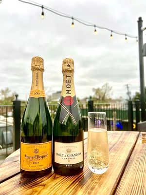 GRACE - Updated September 2024 - 138 Photos & 76 Reviews - 555 Dauphin ...