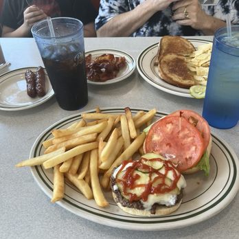 CONNIE’S DINER - Updated January 2026 - 183 Photos & 210 Reviews - 205 ...