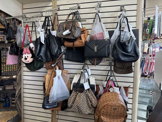 COBBLER’S DEN SHOE AND LUGGAGE REPAIR - Updated October 2025 - 71 ...