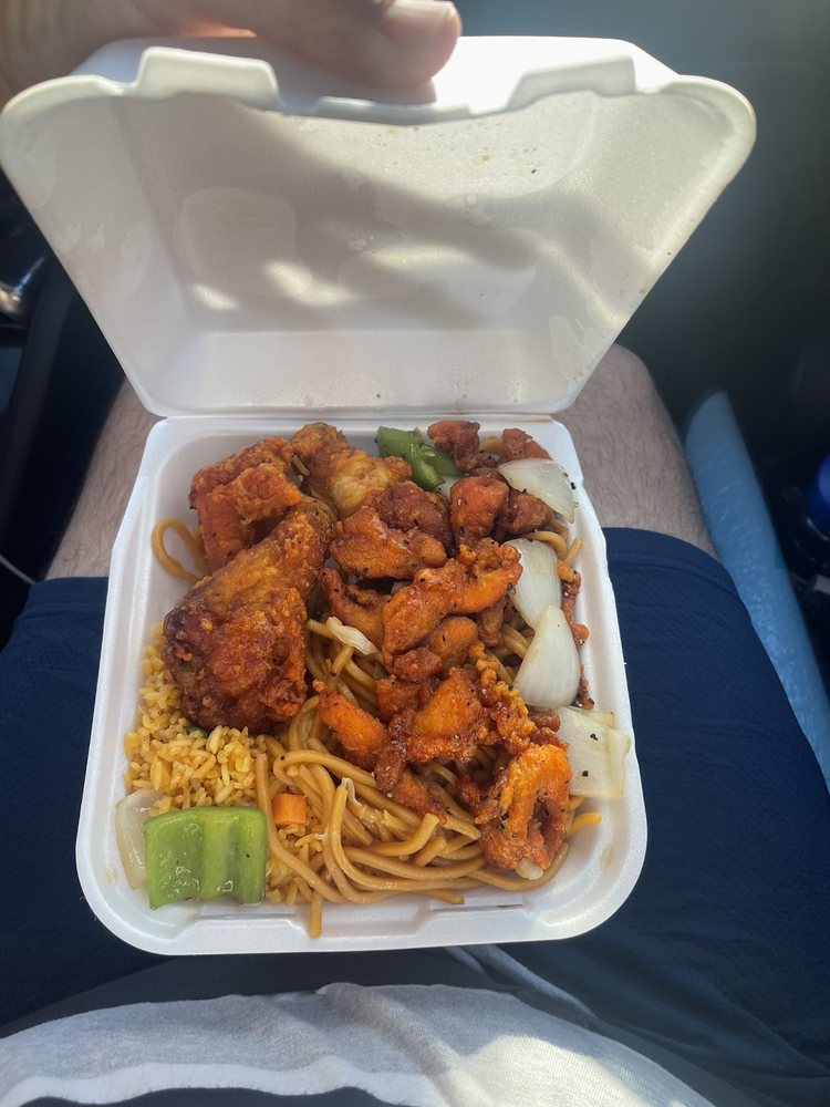 LUCKY EXPRESS CHINESE CUISINE - 53 Photos & 120 Reviews - 1200 E Carson ...