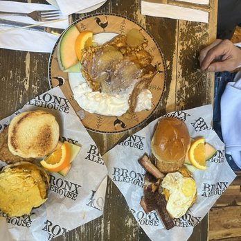 BRONX ALEHOUSE - Updated March 2025 - 971 Photos & 1052 Reviews - 216 W ...