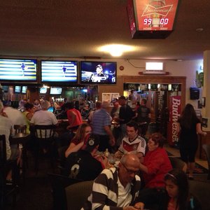 EDELWEISS SPORTS BAR & GRILL - 14 Reviews - Sports Bars - 600 Doon ...