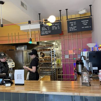 ROUND BREADS BAKERY - Updated December 2025 - 40 Photos & 31 Reviews ...