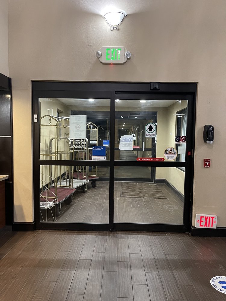 COMFORT INN & SUITES LOVE FIELD-DALLAS MARKET CENTER - Updated July ...