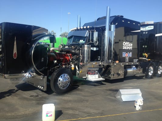 RUSH TRUCK CENTERS - PHOENIX - Updated December 2025 - 29 Photos & 14 ...