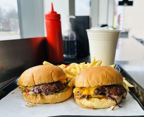 MOTZ’S BURGERS - Updated December 2025 - 151 Photos & 39 Reviews ...