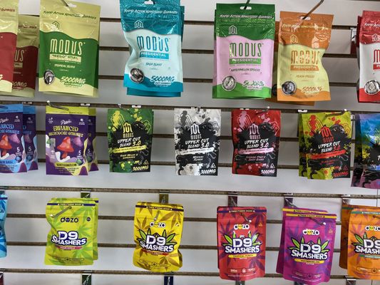 HUQA SMOKE & VAPE - Updated November 2025 - 29 Photos - 1912 E 2nd St ...