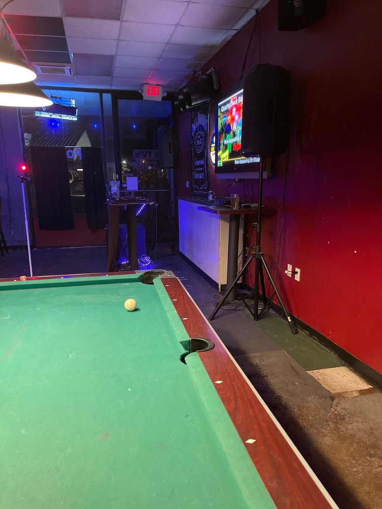 QUARTERDECK BAR - Updated July 2025 - 35 Photos & 17 Reviews - 100 Jeff ...