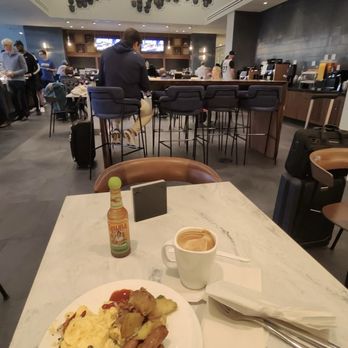 CENTURION LOUNGE DCA - Updated November 2025 - 61 Reviews & 199 Photos ...