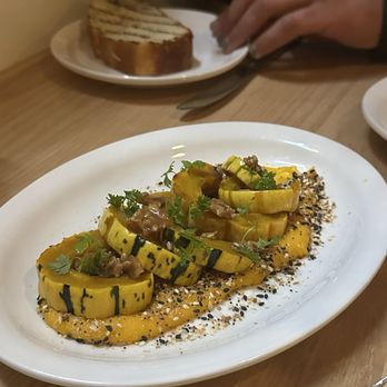 WYNONA - Updated December 2025 - 179 Photos & 70 Reviews - 819 Gerrard ...