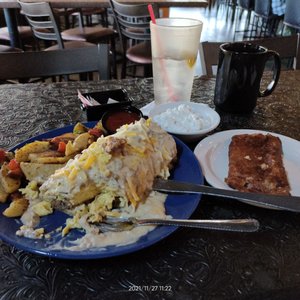 UPPER CRUST PIZZA PATIO & WINE BAR - Updated August 2024 - 203 Photos ...