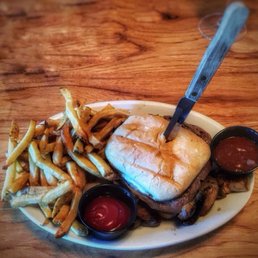 FINICKY FRANKS - Updated December 2025 - 133 Photos & 140 Reviews ...