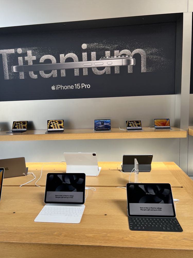 APPLE VICTORIA GARDENS - 255 Photos & 996 Reviews - 12461 S Main St ...