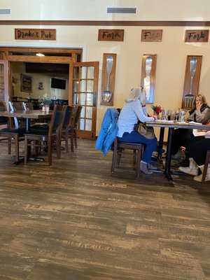 VINCENTS COPPERTOP RESTAURANT AND PUB - Updated May 2024 - 37 Photos ...