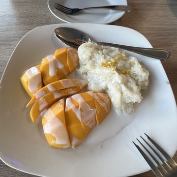 BLUE TABLE THAI CUISINE - 168 Photos & 171 Reviews - 4550 Coffee Rd ...