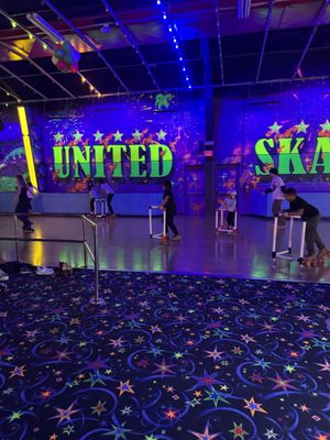 UNITED SKATES OF AMERICA - Updated April 2025 - 43 Photos & 85 Reviews ...