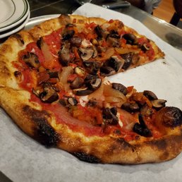 REILLY CRAFT PIZZA & DRINK - 553 Photos & 696 Reviews - Italian - 101 E ...