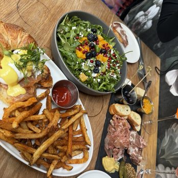 FRENCHIE WINE BISTRO - Updated April 2025 - 446 Photos & 331 Reviews ...