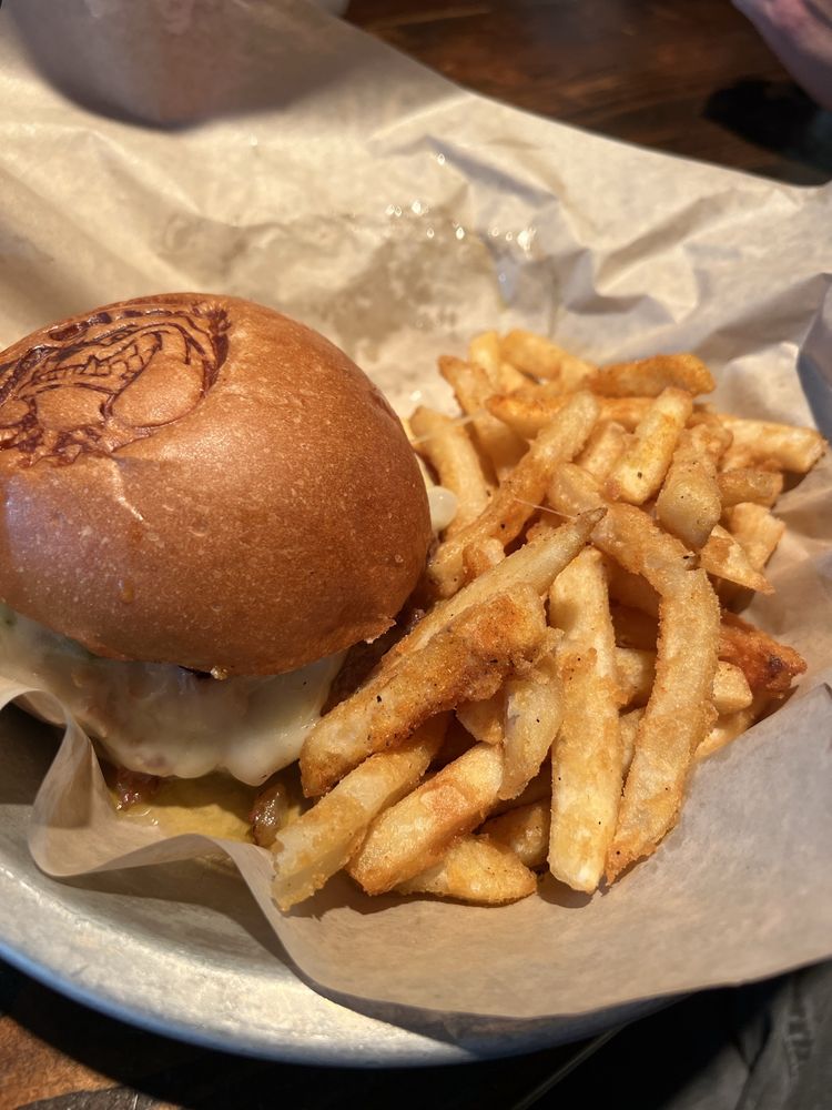 STONE HUT BAR & GRILL - Updated November 2025 - 70 Photos & 105 Reviews ...