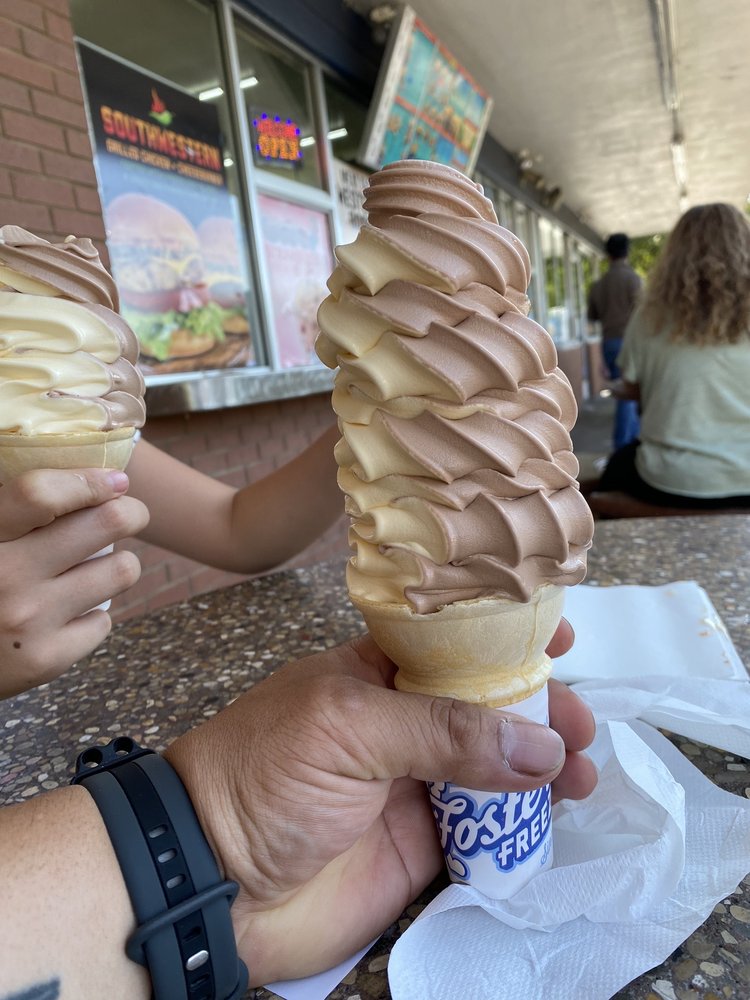 FOSTERS FREEZE - Updated September 2024 - 57 Photos & 60 Reviews - 28 E ...