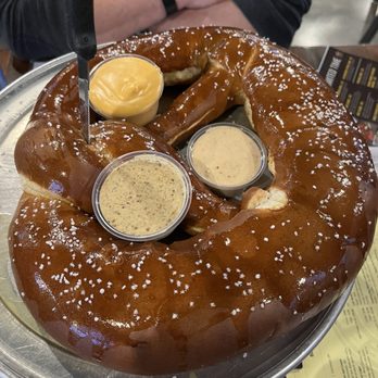 BEERHEAD BAR & EATERY - Updated August 2024 - 53 Photos & 45 Reviews ...