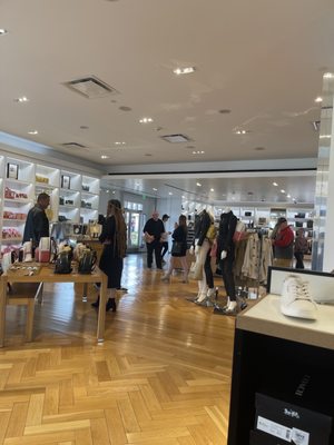 TANGER OUTLETS SEVIERVILLE - Updated December 2025 - 96 Photos & 174 ...