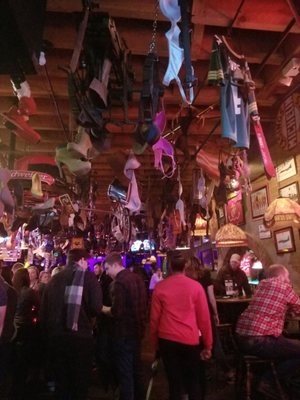 HUMPIN HANNAH’S - 62 Photos & 51 Reviews - Bars - 621 Main St, Boise ...